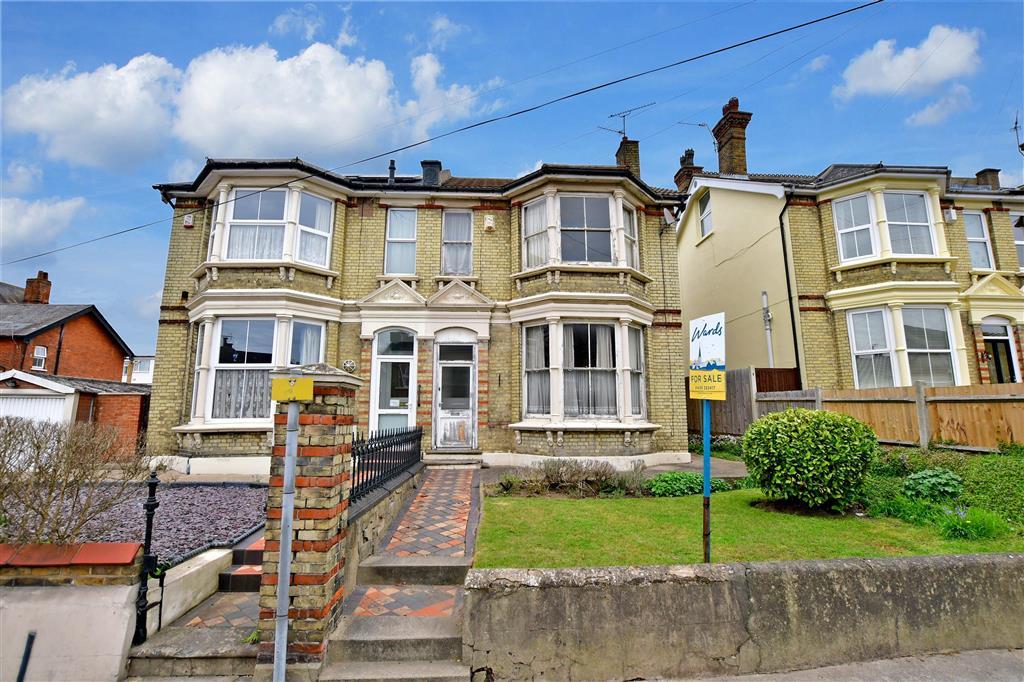 Old Road West, Gravesend, Kent 3 bed semi-detached house - £350,000