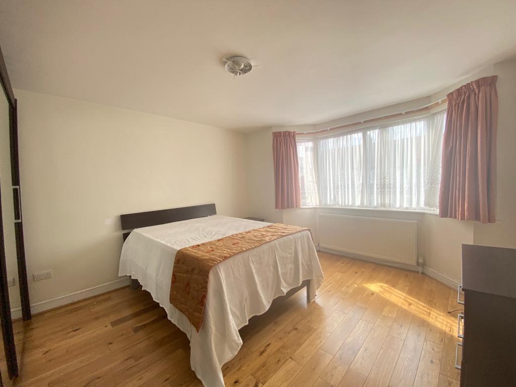 Station Approach,Wembley,HA0 2LA 2 bed terraced house - £1,450 pcm (£ ...