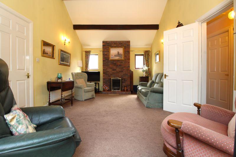 Stonnall Gate Aldridge Ws9 8hu 3 Bed Bungalow £400 000