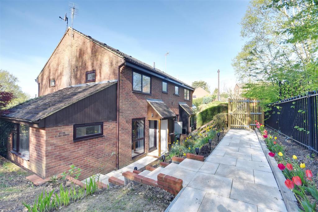Smugglers, Hawkhurst, Cranbrook 1 bed semi-detached house - £249,950