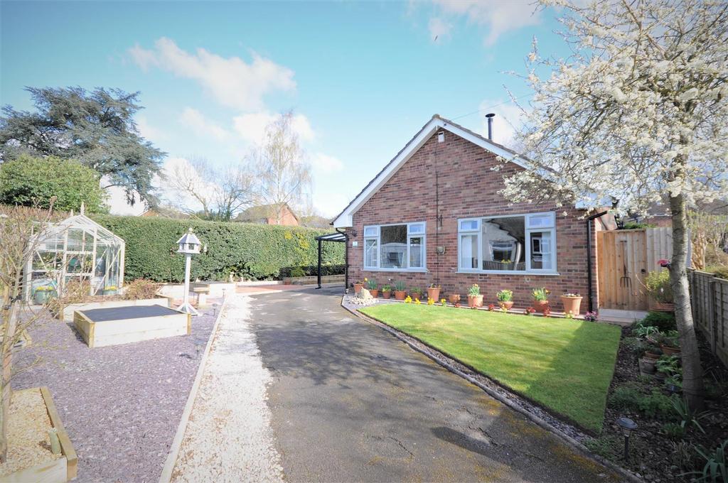 Orchard Close, Oulton, Stone 2 bed detached bungalow - £350,000