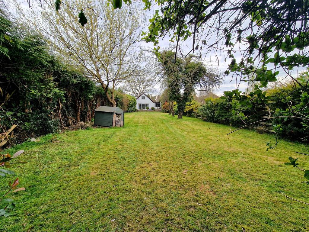 Long Lane, Bovingdon 4 bed detached house - £999,995