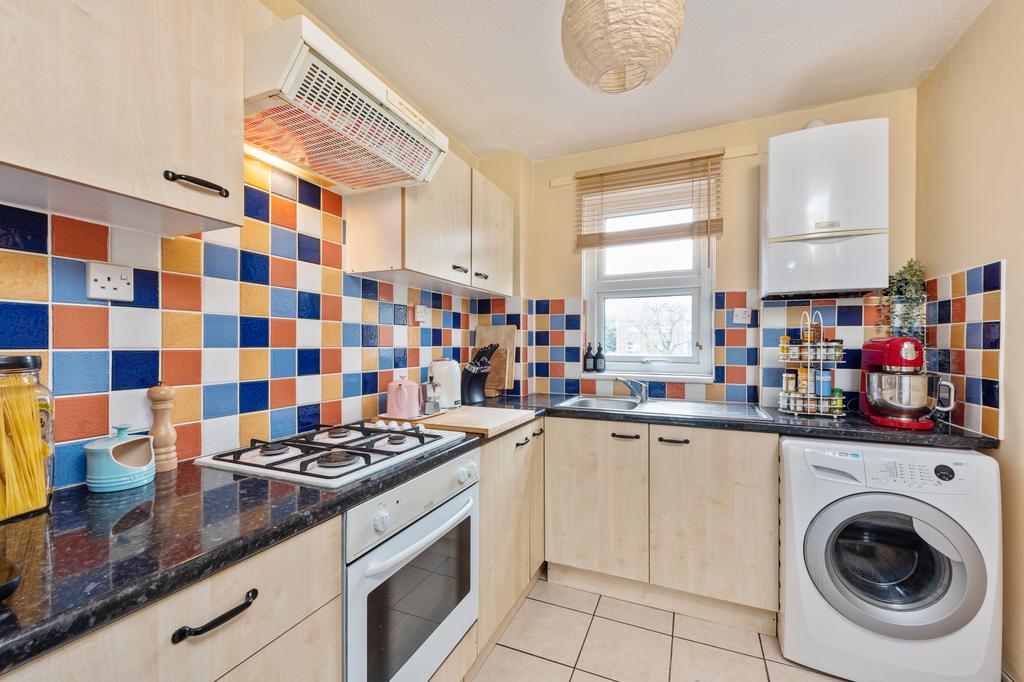 Plevna Crescent 1 bed flat - £300,000