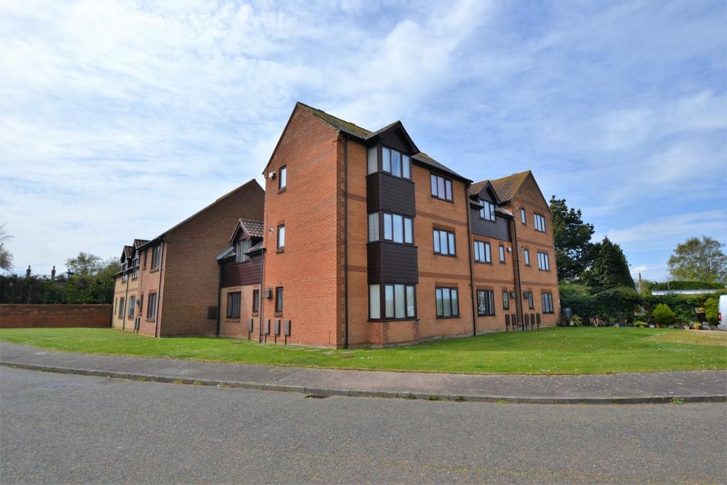 Leaside Court, Heacham 2 bed apartment - £155,000