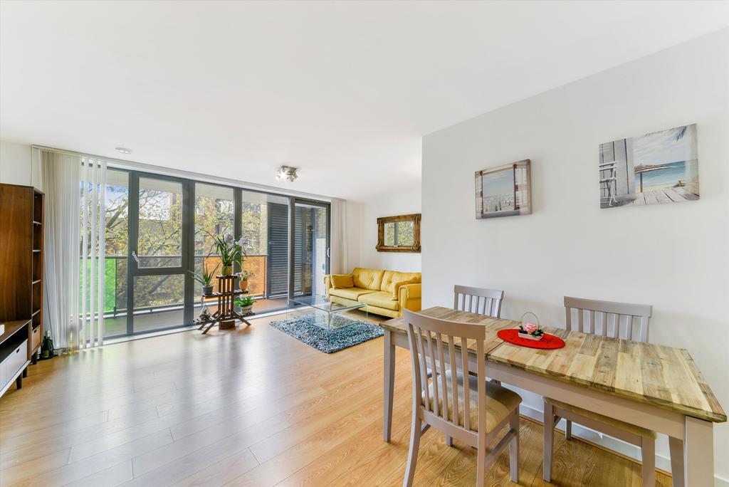 Ginger Line Building, Wapping E1W 2 bed flat - £625,000