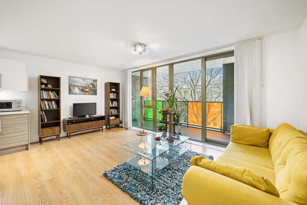 Ginger Line Building, Wapping E1W 2 bed flat - £625,000
