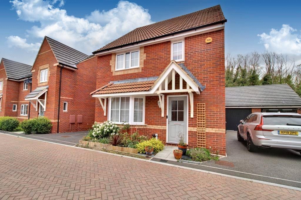 Batsford Crescent, St Andrews Ridge... 4 bed house - £375,000