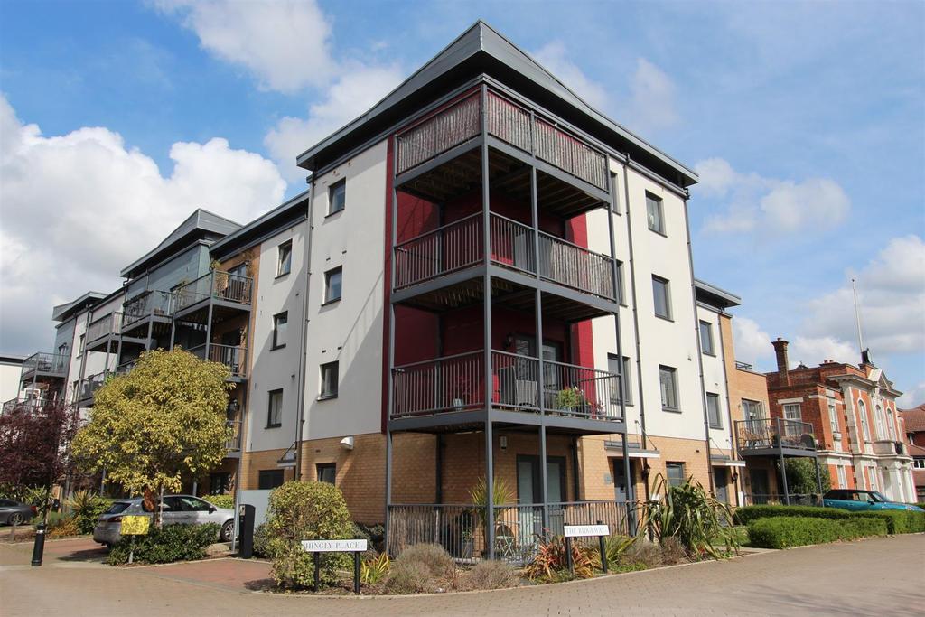 Shingly Place, The Ridgeway, North... 2 bed flat - £360,000