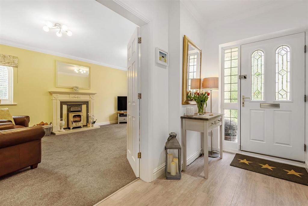 Booth Drive, Finchampstead, Berkshire, RG40 4HL 4 bed detached house ...