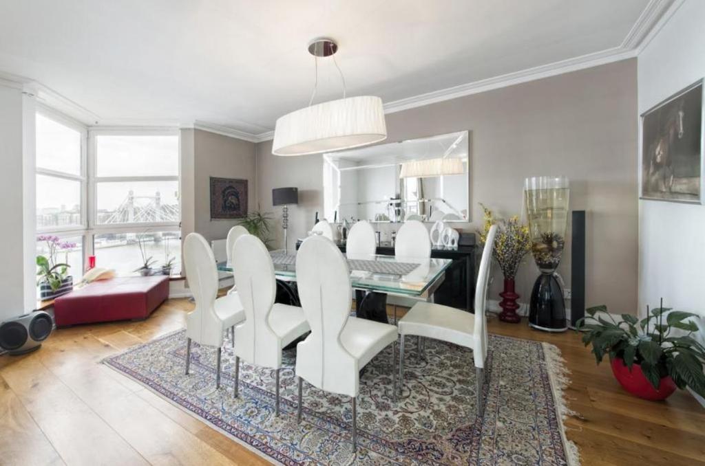Waterside Point, Anhalt Road, London, SW11 2 bed apartment - £4,008 pcm ...