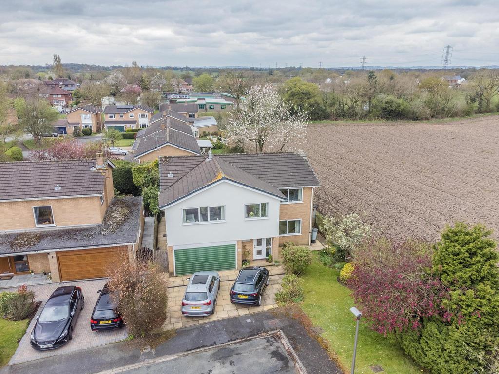Burgamot Lane, comberbach 5 bed detached house - £475,000