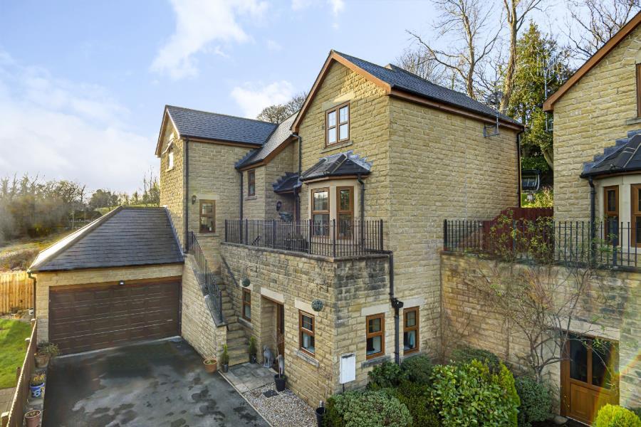 Chelston Park, Harden, BD16 1AF 4 bed detached house - £650,000