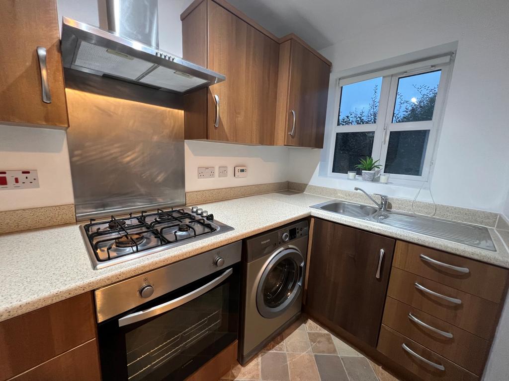 Sunbeam Way, Coventry, CV3 3 bed semi-detached house - £1,295 pcm (£299 pw)
