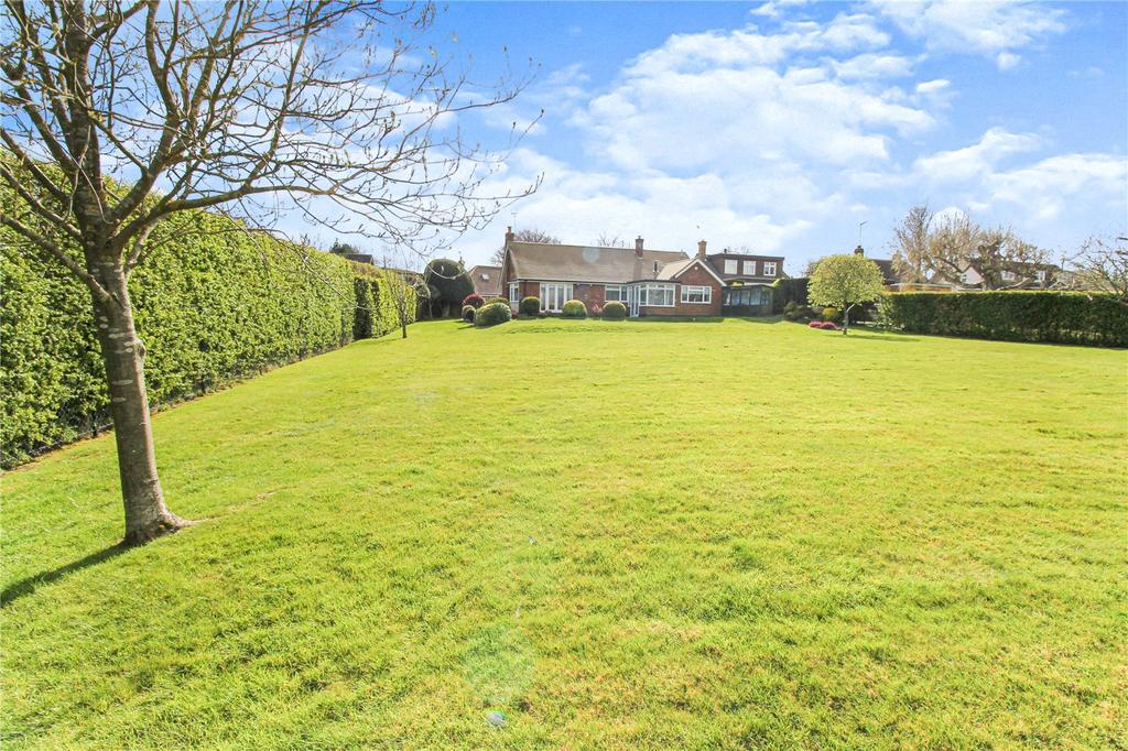 Birch Lane, Stock, Ingatestone, Essex, CM4 3 bed bungalow for sale - £ ...