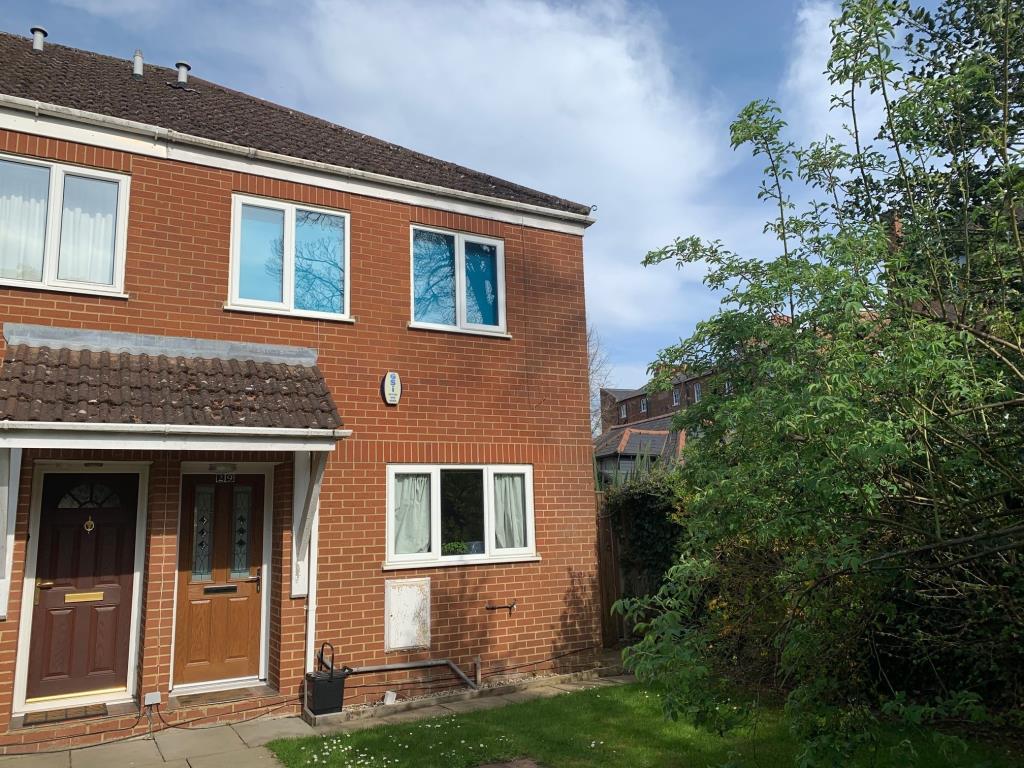 Epping Close, Reading, RG1 3 bed semi-detached house - £1,350 pcm (£312 pw)