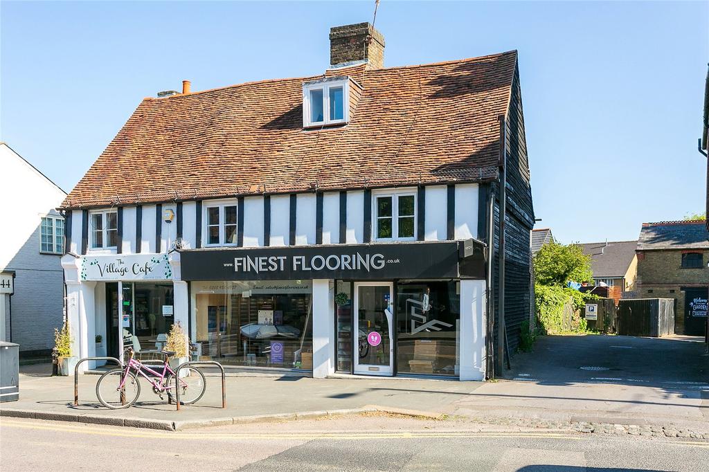High Street, Bushey, Hertfordshire, WD23 2 bed apartment - £1,350 pcm ...