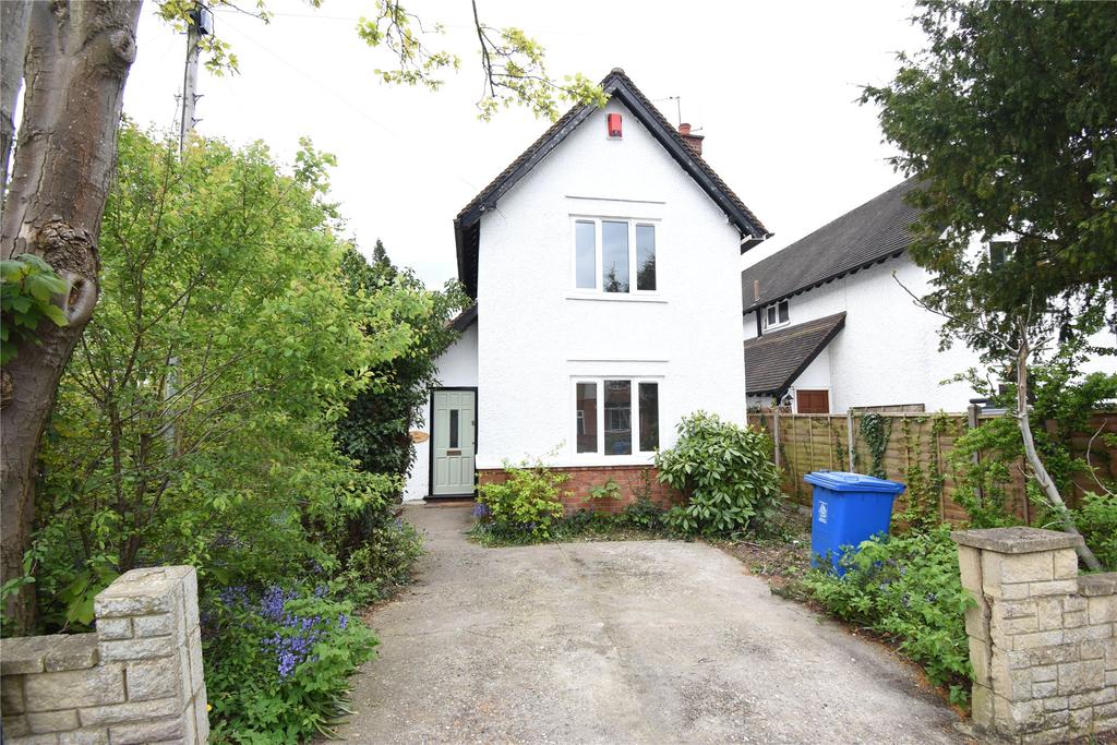 Florence Avenue, Maidenhead... 3 bed detached house - £1,900 pcm (£438 pw)