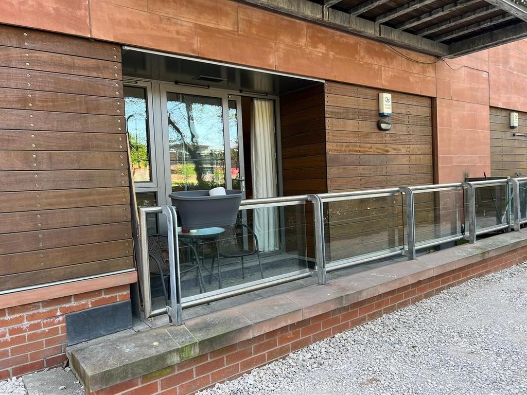Castlegate, Chester Road, Manchester 1 bed flat - £950 pcm (£219 pw)