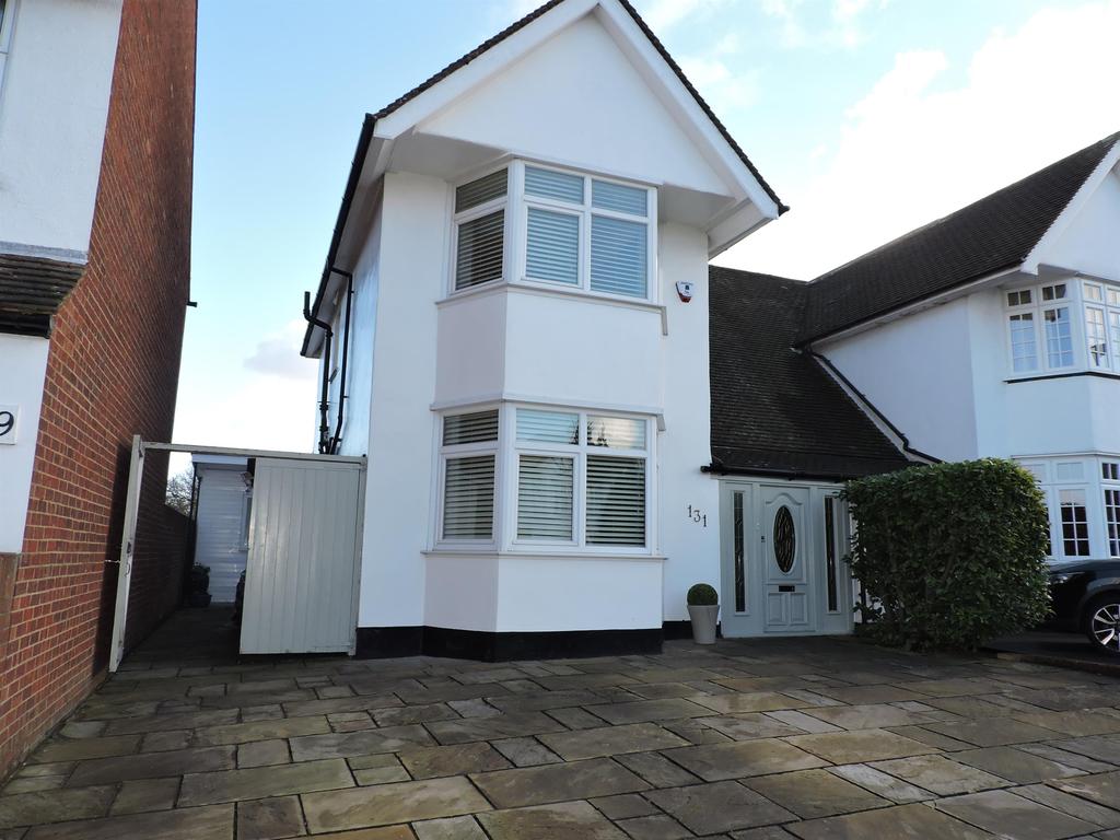 Shepherds Lane Dartford 3 Bed Semi Detached House £650 000