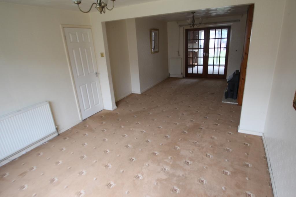 Charlwood Road, Lewsey Farm, Luton, LU4 3 bed semi-detached house - £ ...