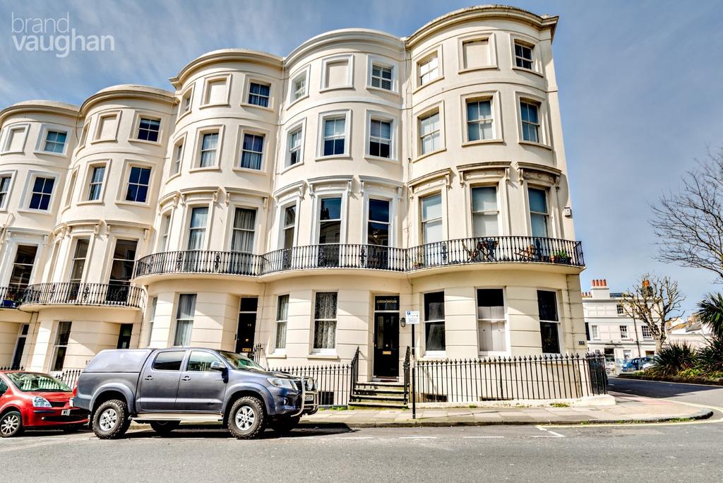 Eaton Place, Brighton, East Sussex, BN2 1 bed flat to rent - £1,350 pcm ...