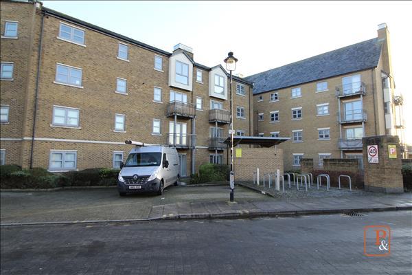 Rotary Way, Colchester CO3, Essex, CO3 3 bed apartment - £200,000