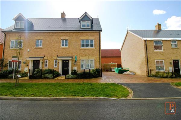 Lancaster Approach, Colchester, CO4... 4 bed house - £350,000