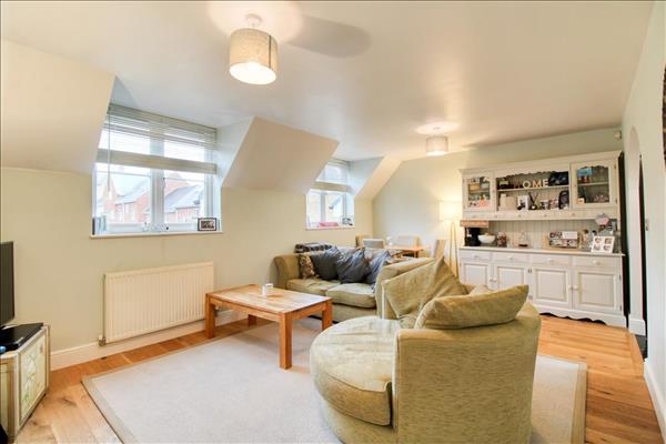 Hakewill Way, Colchester, CO4, Essex, CO4 2 bed house - £200,000