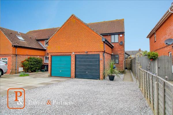 Adelaide Drive, Colchester, CO2... 2 bed semi-detached house - £230,000