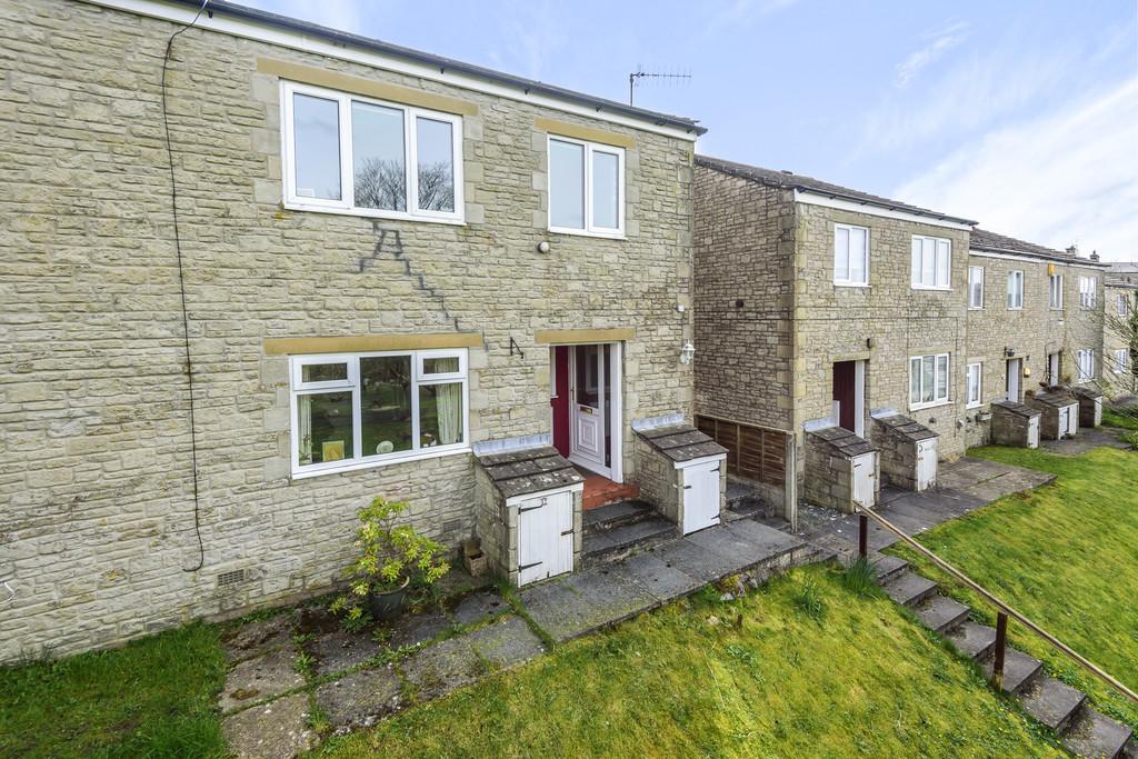Thacking Lane, Ingleton, Carnforth 2 bed apartment - £595 pcm (£137 pw)