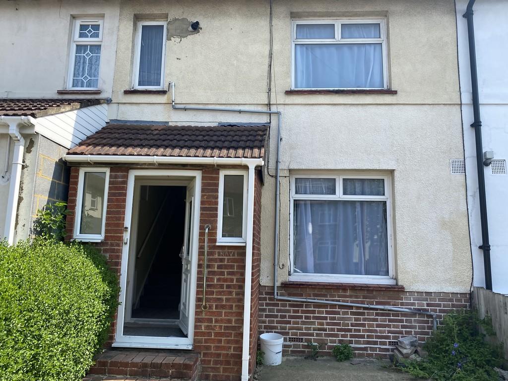 Dane Road, Southall 4 bed terraced house - £1,800 pcm (£415 pw)
