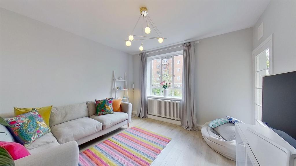 Vermont Road, London 2 bed flat - £425,000