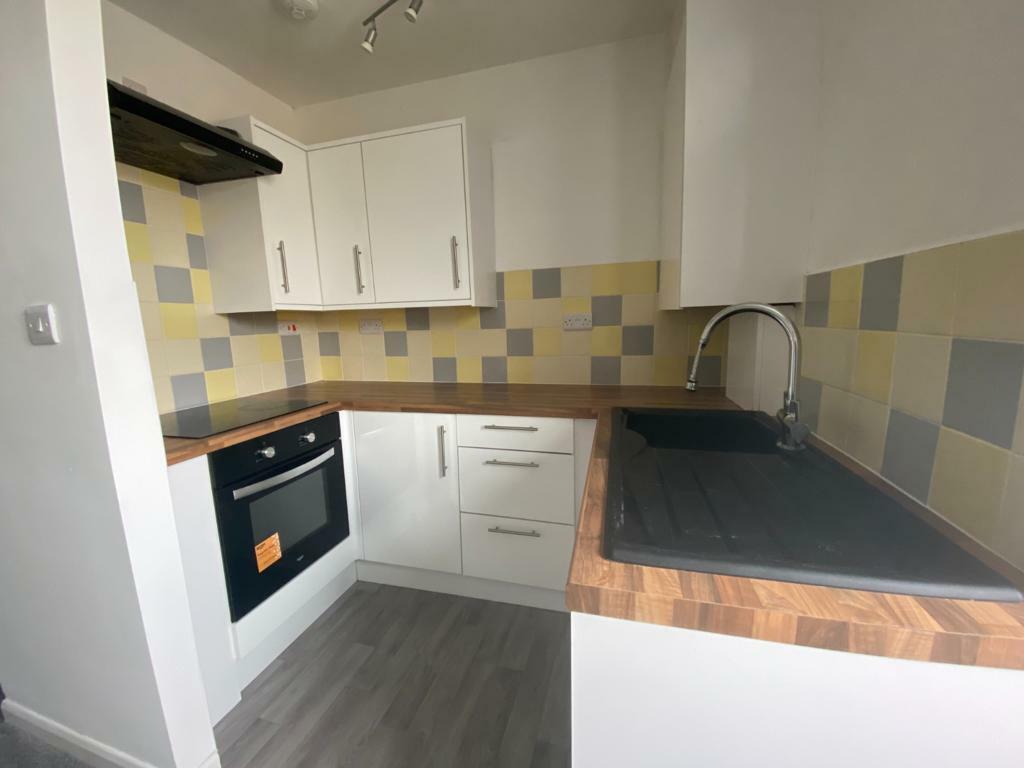 St Teilo Street Pontardddulais 1 bed flat - £600 pcm (£138 pw)