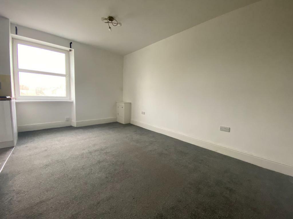 St Teilo Street Pontardddulais 1 bed flat - £600 pcm (£138 pw)