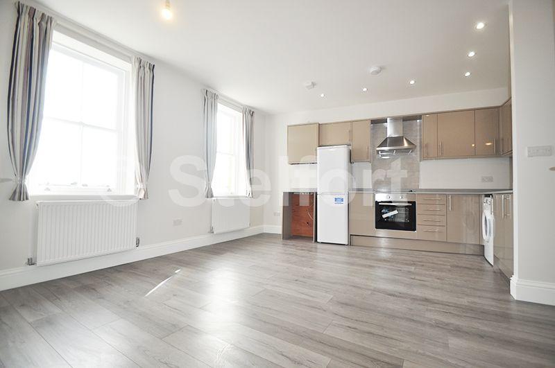 Junction Road, London, N19 2 bed apartment - £1,733 pcm (£400 pw)
