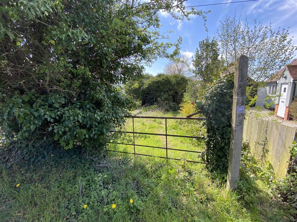 Boyton Cross, Chelmsford Land - £120,000