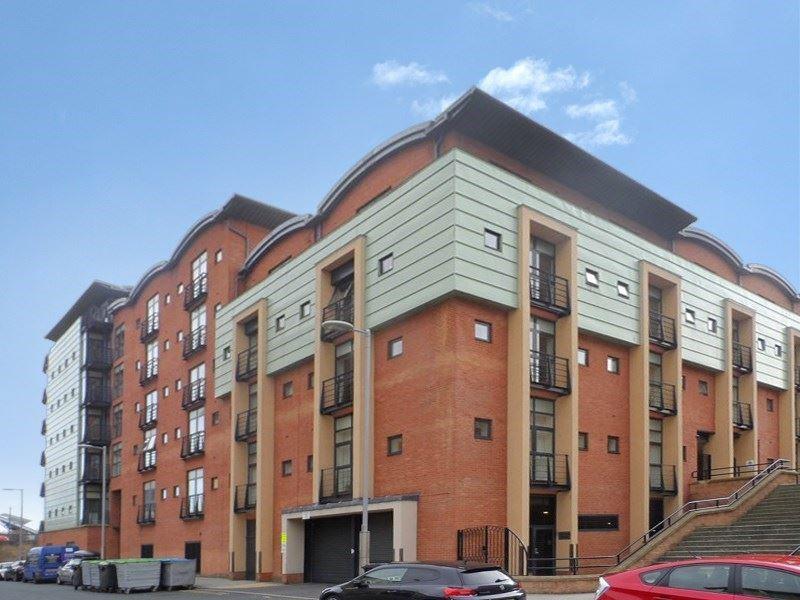 Curzon Place, Quayside, Gateshead... 2 bed flat - £98,000