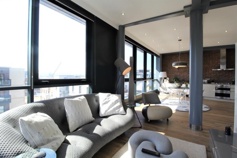 SIMPSONS FOLD WEST, 22 DOCK STREET... 2 bed penthouse - £550,000