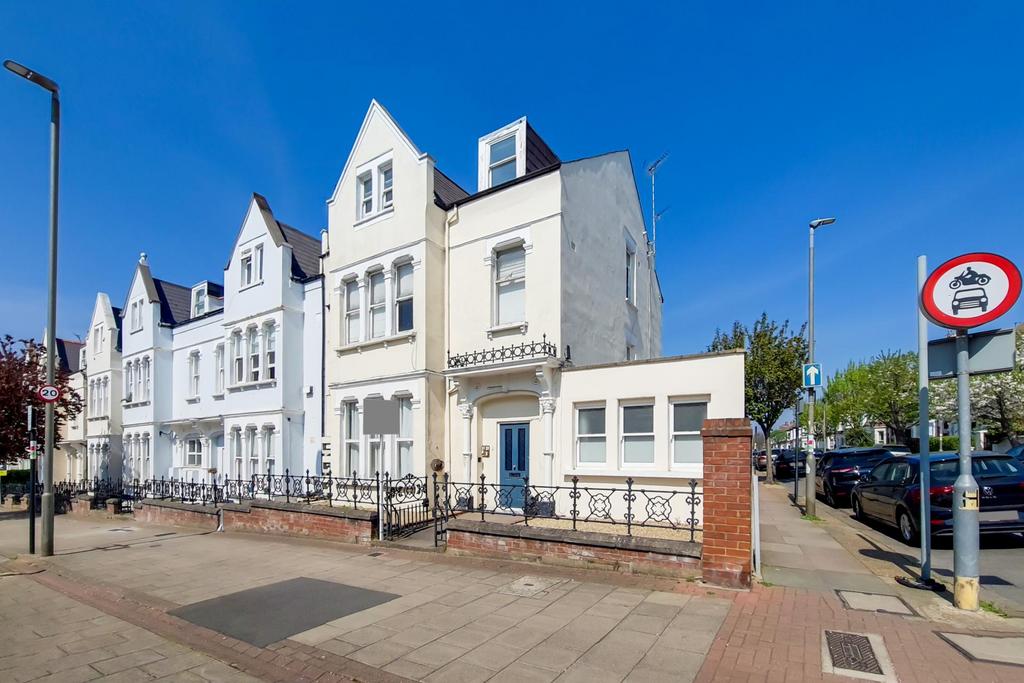 Ritherdon Road, London, SW17 1 bed apartment to rent - £1,800 pcm (£415 pw)