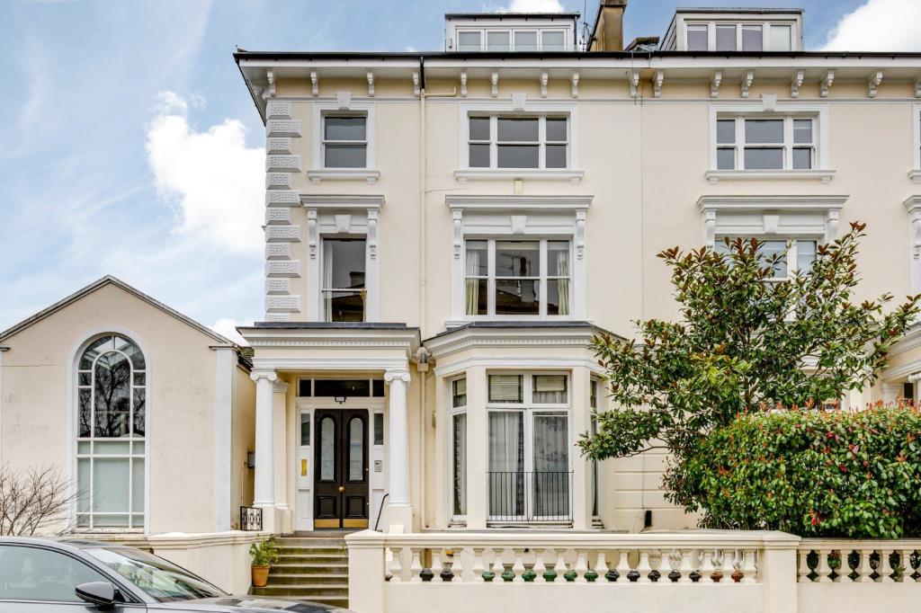 Belsize Square, Belsize Park, London... 3 bed flat - £1,350,000