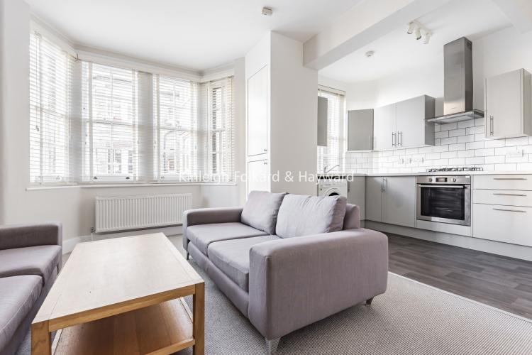 Liverpool Grove Walworth SE17 3 bed flat - £2,400 pcm (£554 pw)