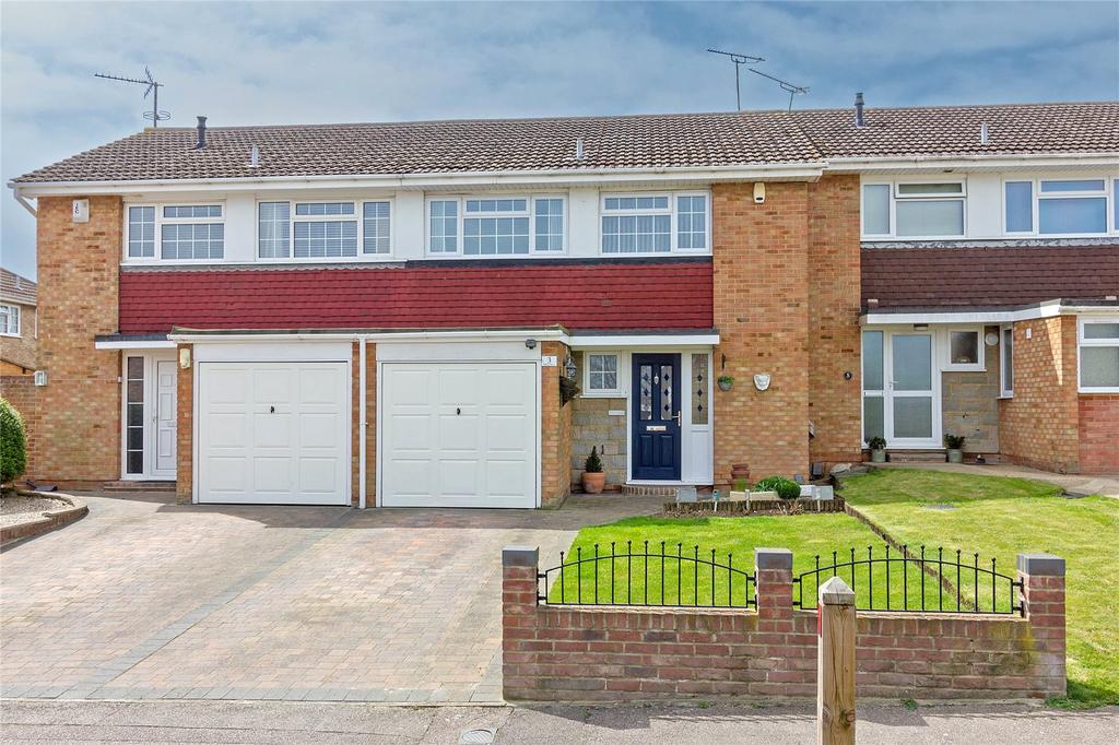 Hilton Drive, Sittingbourne, ME10 3 bed terraced house - £325,000