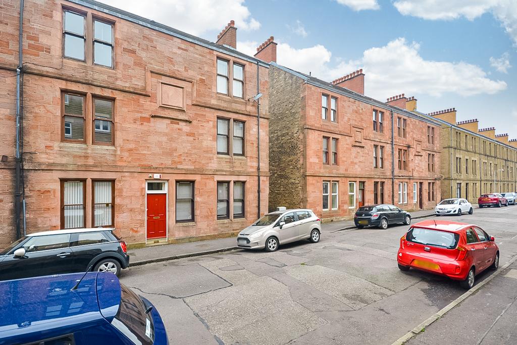 26 Victoria Road, Falkirk, FK2 1 bed flat - £40,000