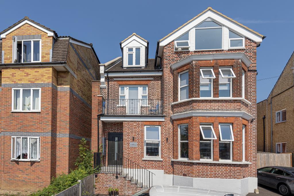 New Barnet, Barnet, EN4 2 bed flat - £450,000