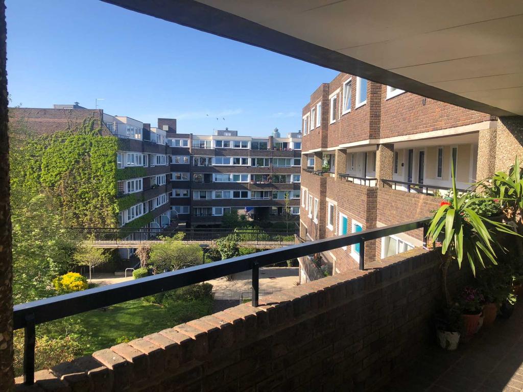 Otho Court, Brentford Dock 3 bed apartment - £1,675 pcm (£387 pw)