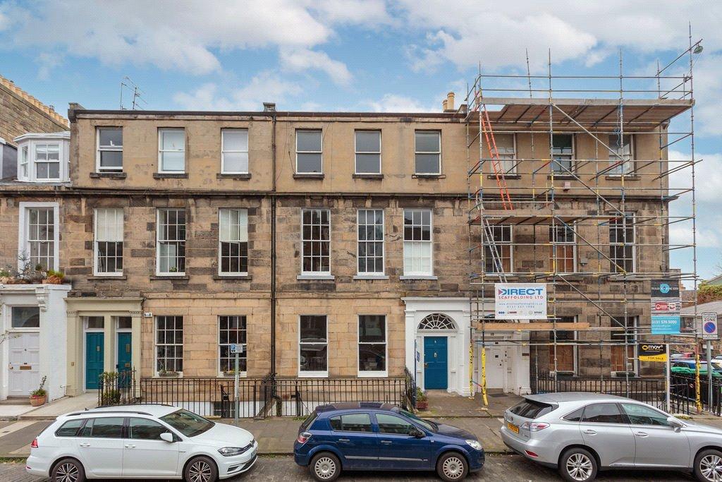 Forth Street, Edinburgh, EH1 2 bed flat - £1,535 pcm (£354 pw)