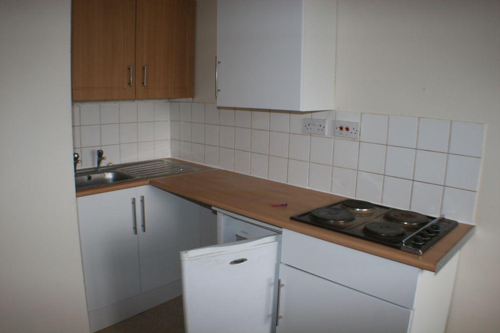 York Road, SS1 Studio - £475 pcm (£110 pw)