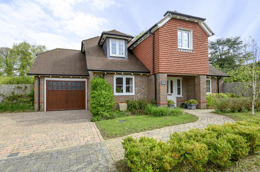 The Crescent, Medstead, Alton... 5 bed detached house - £800,000
