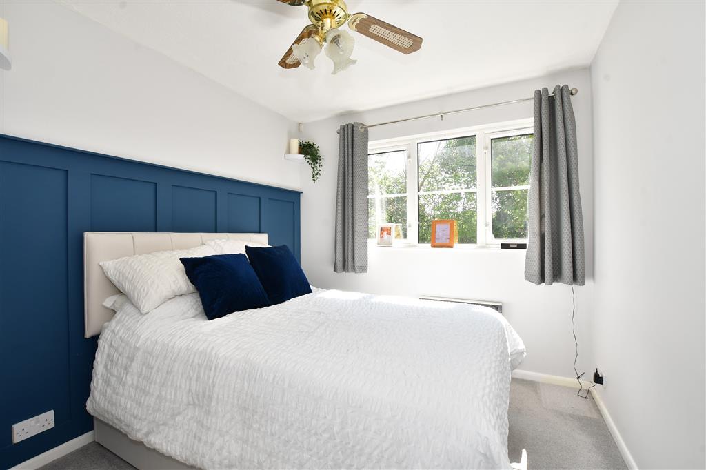 Autumn Drive, Sutton, Surrey 2 bed flat - £315,000