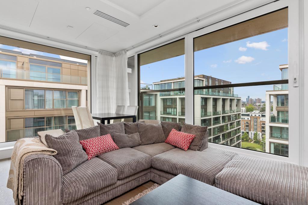 Lord Kensington House, London, W14 2 bed apartment - £3,900 pcm (£900 pw)